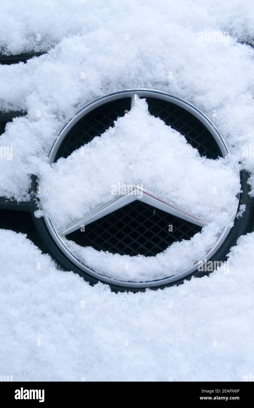 Logo de neige Banque de photographies et d’images à haute résolution ...