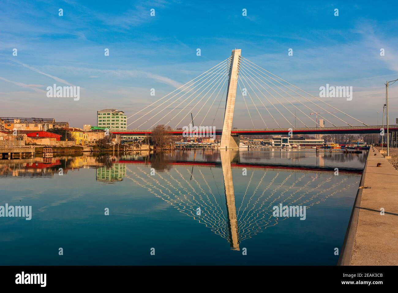Ponte strallato Banque de photographies et d’images à haute résolution ...