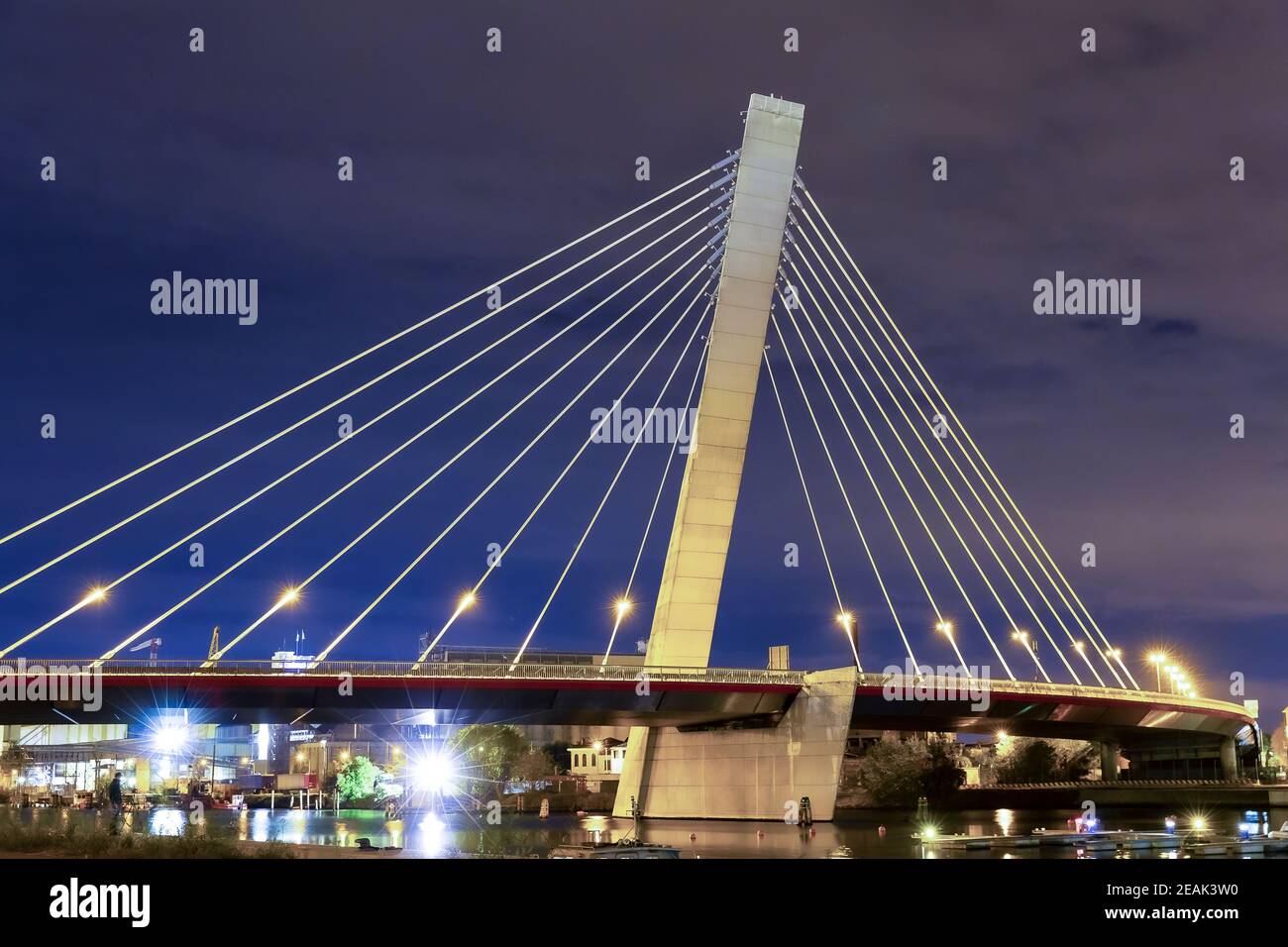 Ponte strallato Banque de photographies et d’images à haute résolution ...