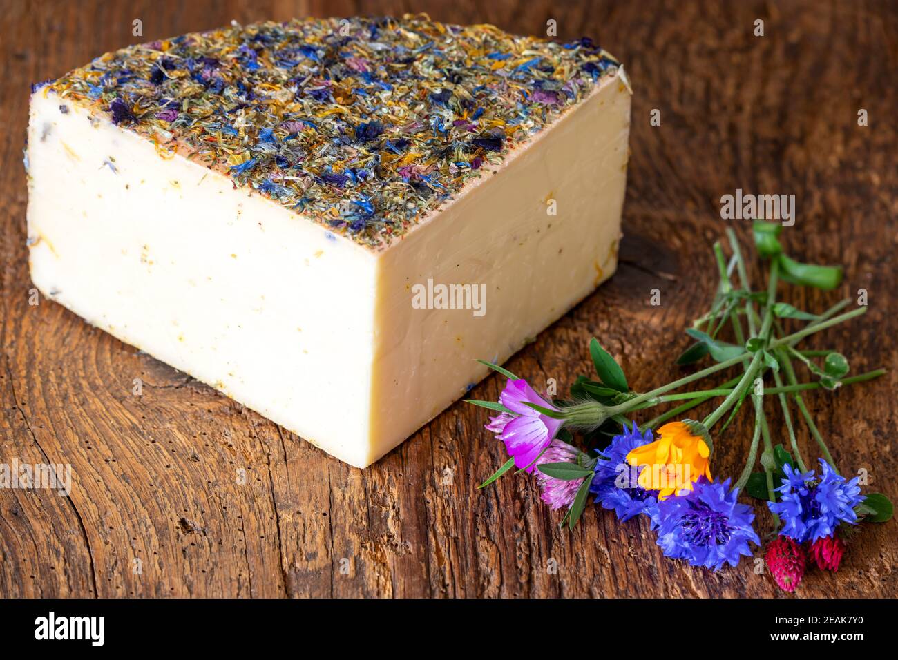 Fromage aux fleurs Banque de photographies et d’images à haute ...