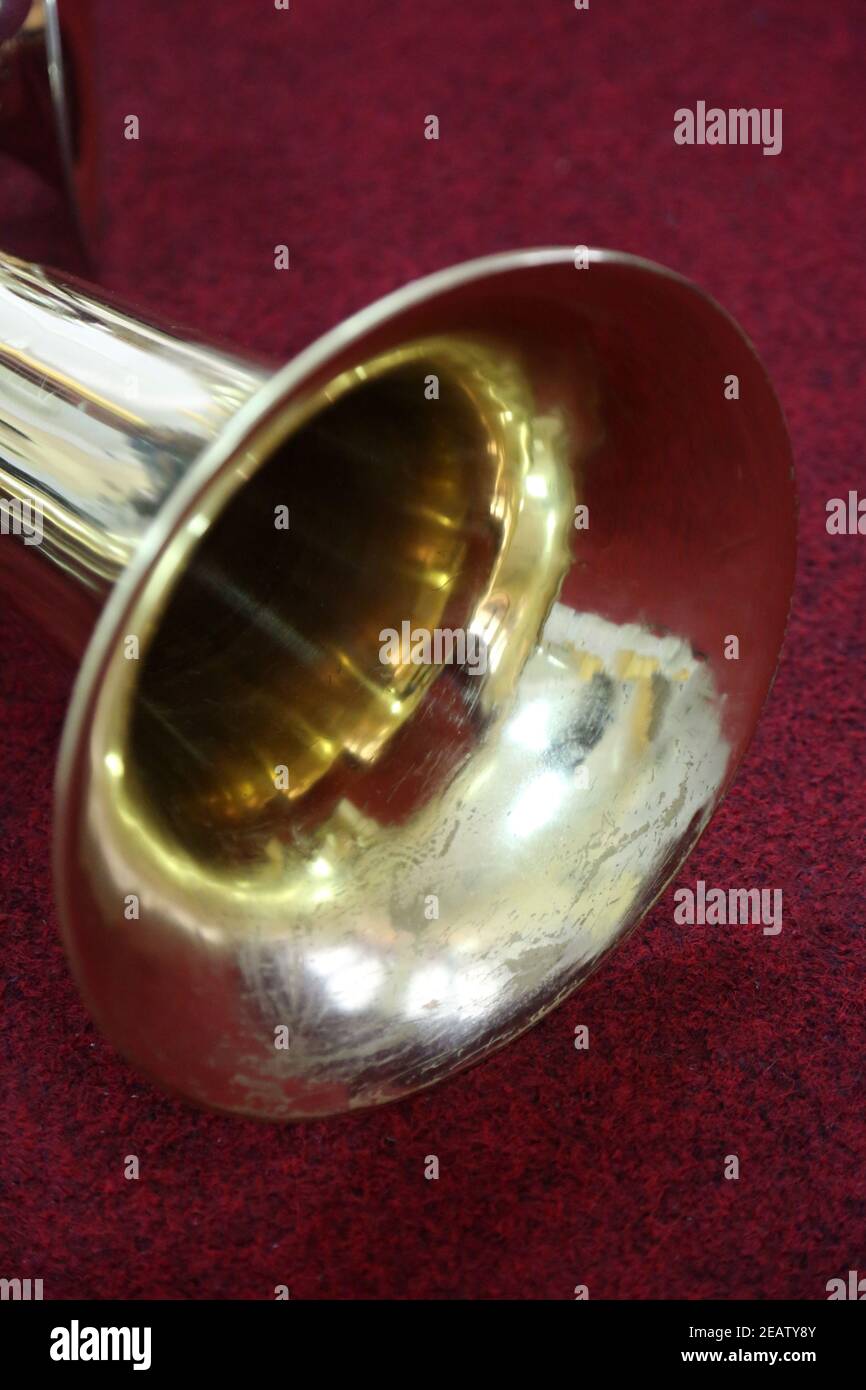 Trompette musicale Banque de photographies et d’images à haute ...
