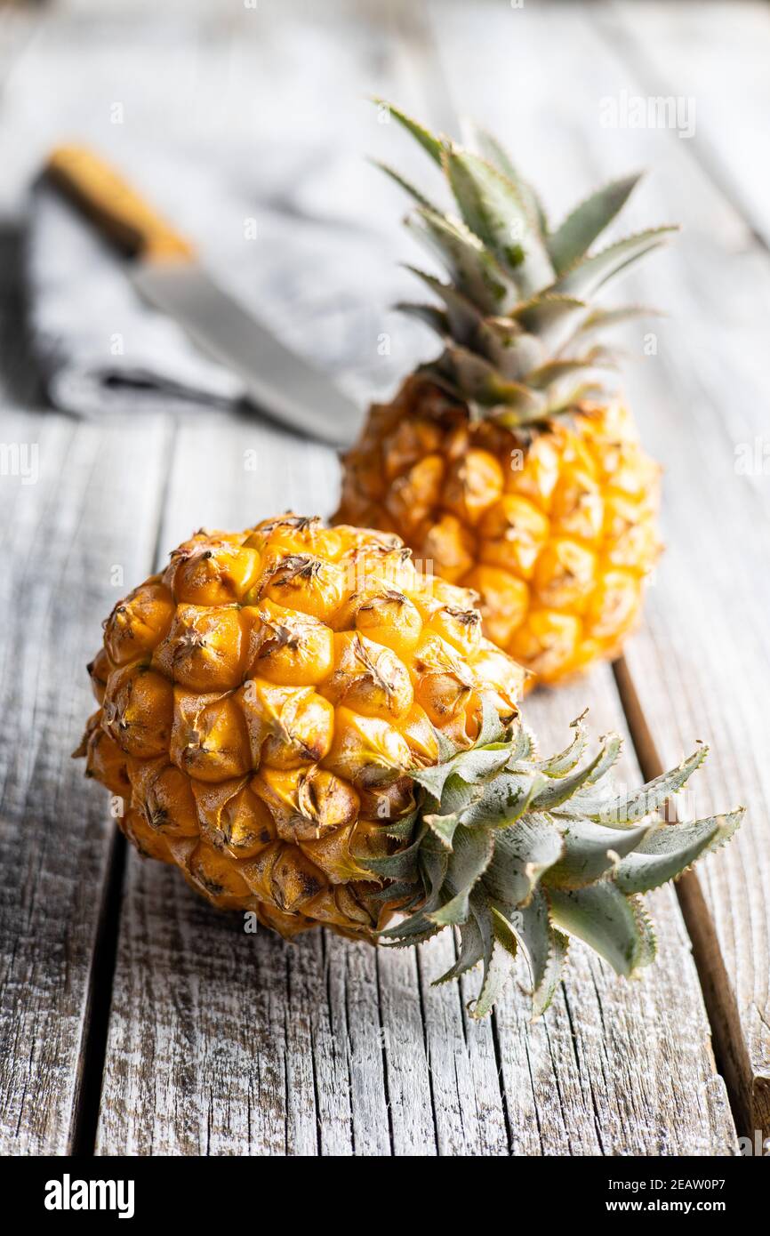 Mini ananas Banque de photographies et d’images à haute résolution - Alamy