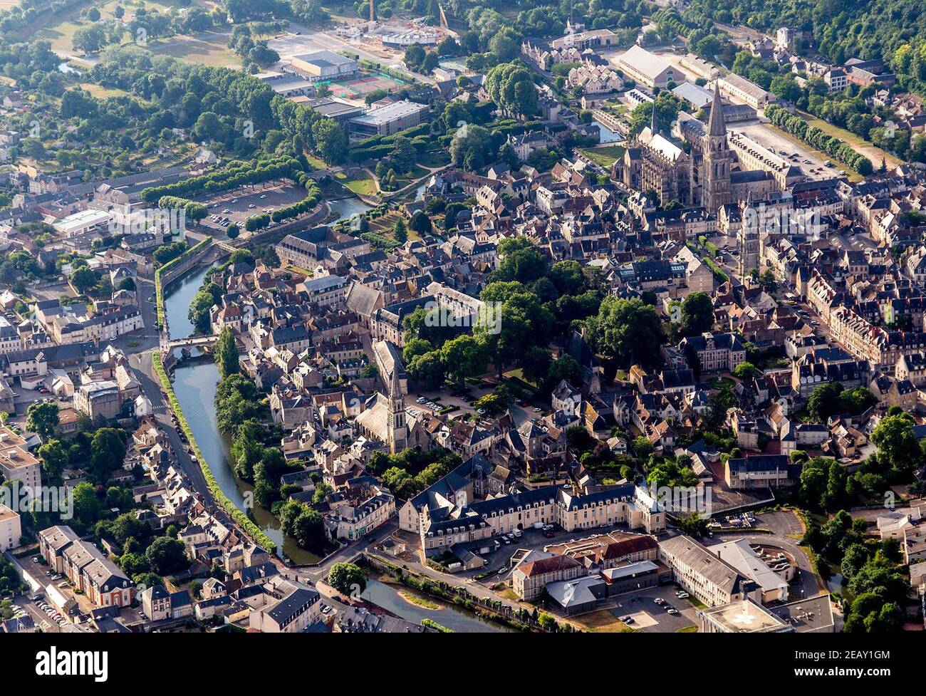 Photo du dossier datée du 24 juin 2017 d'une vue aérienne de Vendome ...