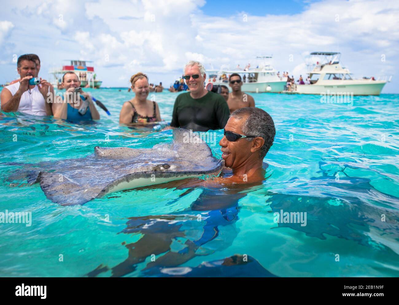 Photos touristiques avec Stingray photos Stingray City, Sandbar ...