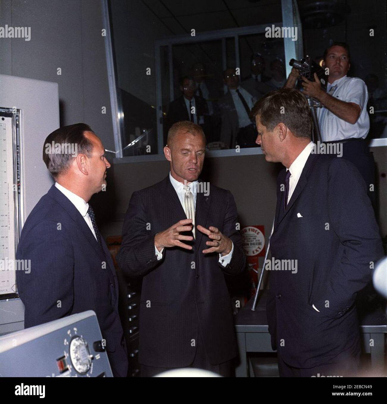 Remise de la Médaille du service distingué (DSM) de la NASA à l ...