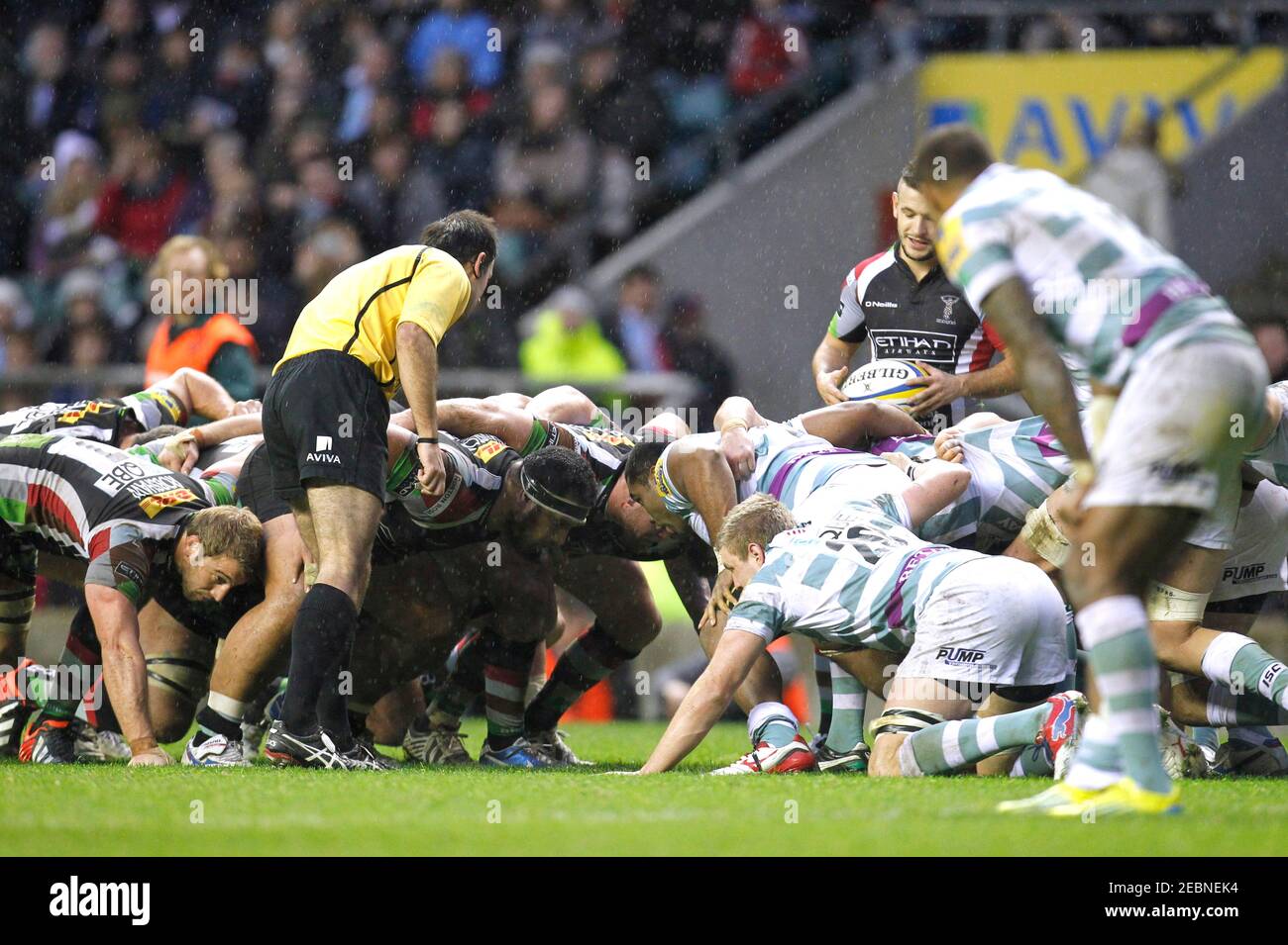 Mêlée Rugby Arbitre Banque d'image et photos - Alamy