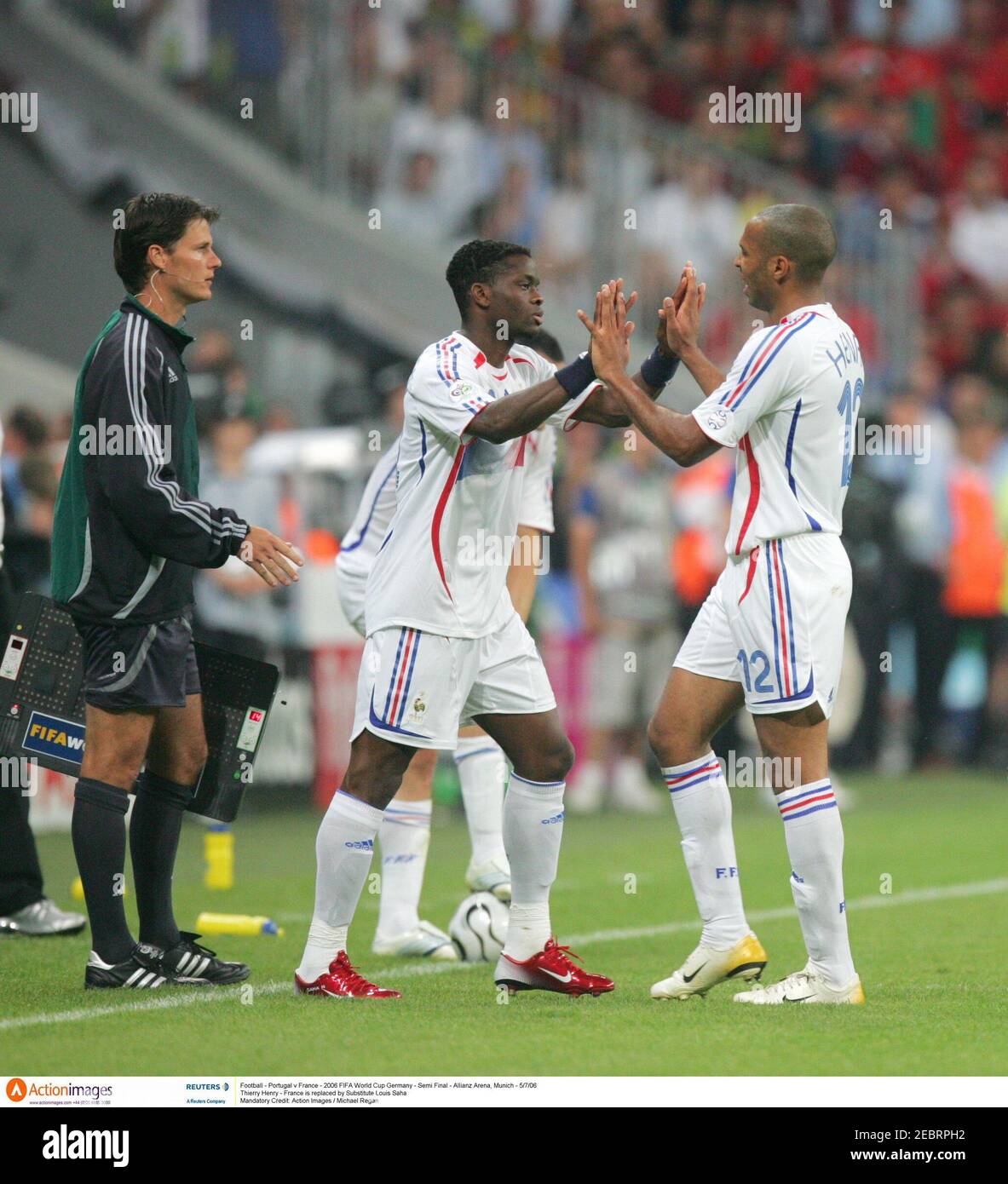Louis saha france fifa world cup Banque de photographies et d’images à ...