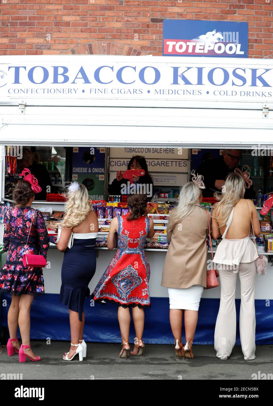 Kiosque à tabac Banque de photographies et d’images à haute résolution ...