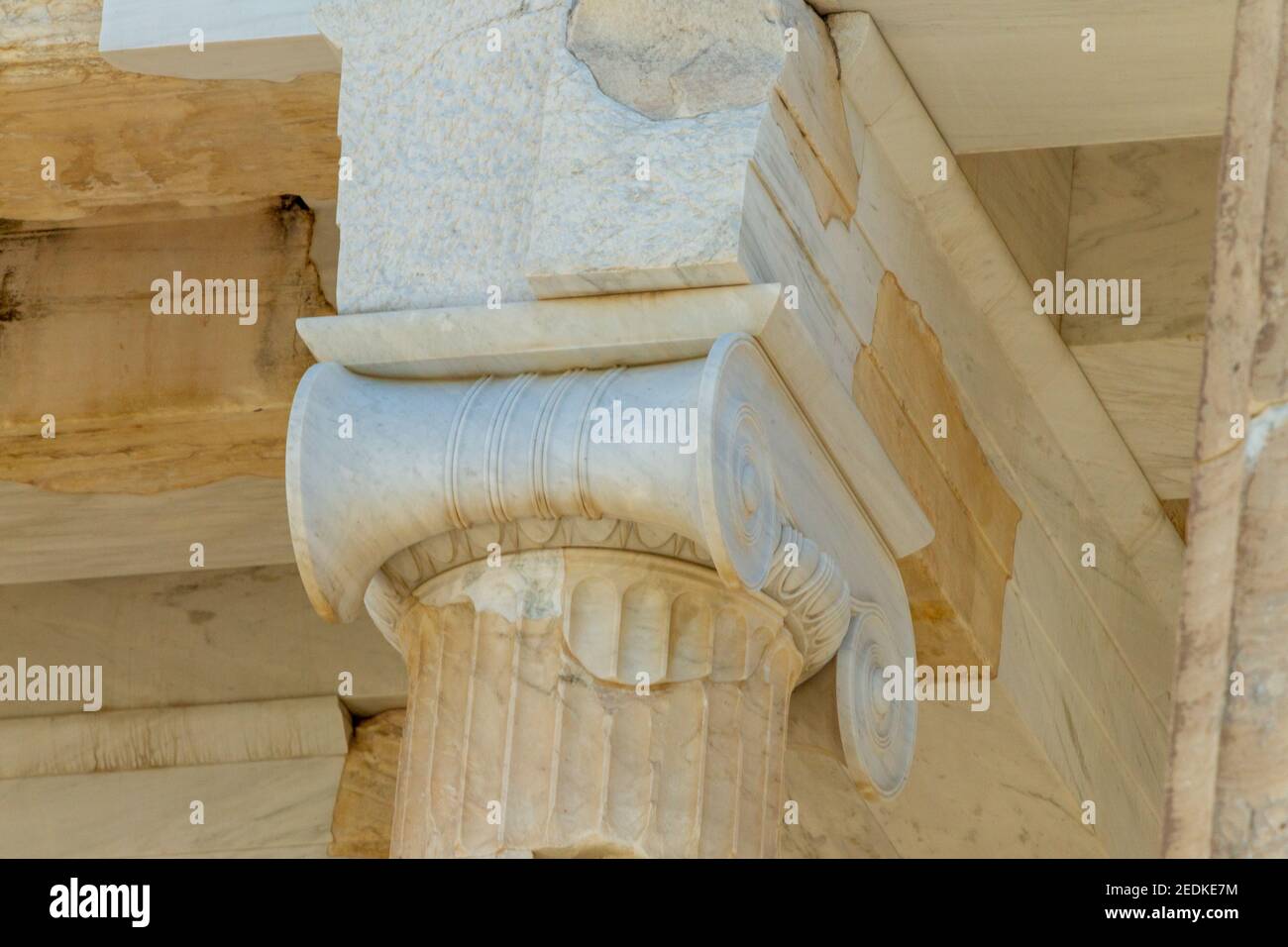 Le Parthénon est un temple sur l'Acropole athénienne de Grèce, dédié à la déesse Athéna Photo ...