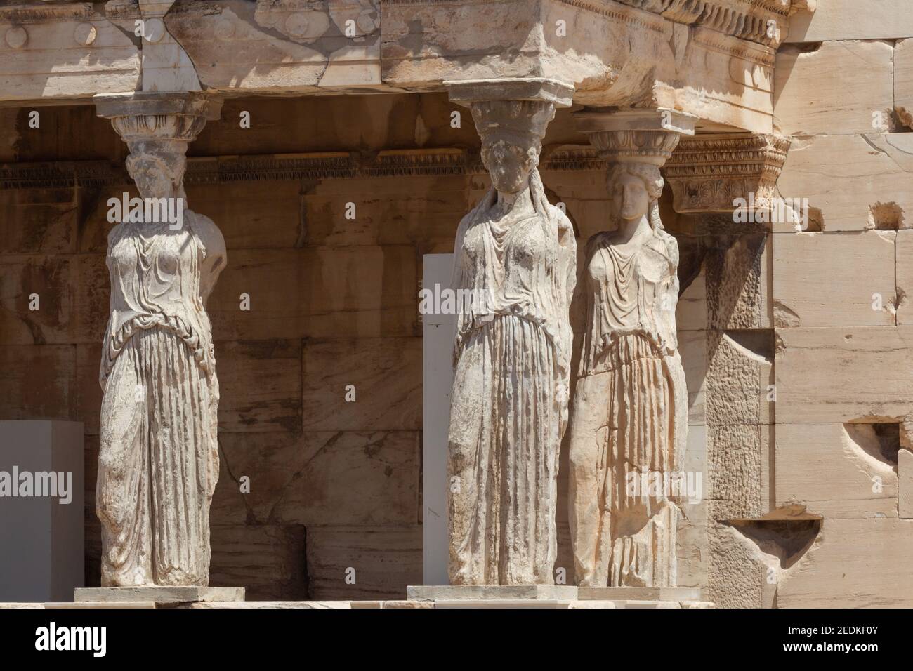 Le Parthénon est un temple sur l'Acropole athénienne de Grèce, dédié à la déesse Athéna Photo ...