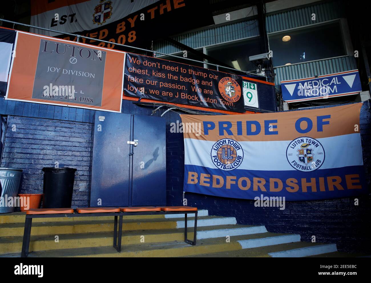 Luton town contre cardiff city Banque de photographies et d’images à ...