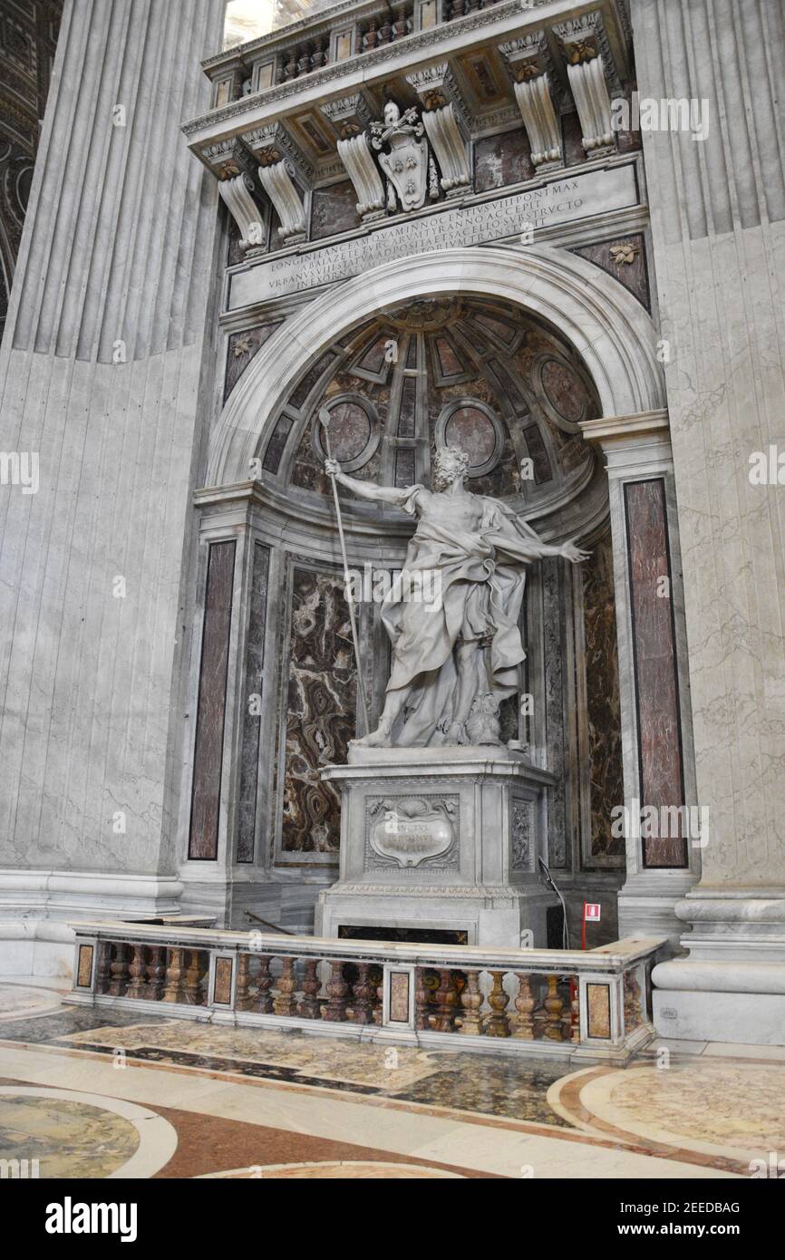 Statue de Saint-Longinus par Bernini, 1635, basilique Saint-Pierre ...