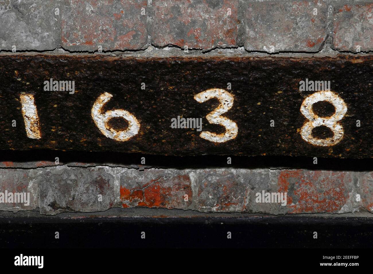 La date 1638 sur un linteau de fer soutenant la façade de l'ancien four ...