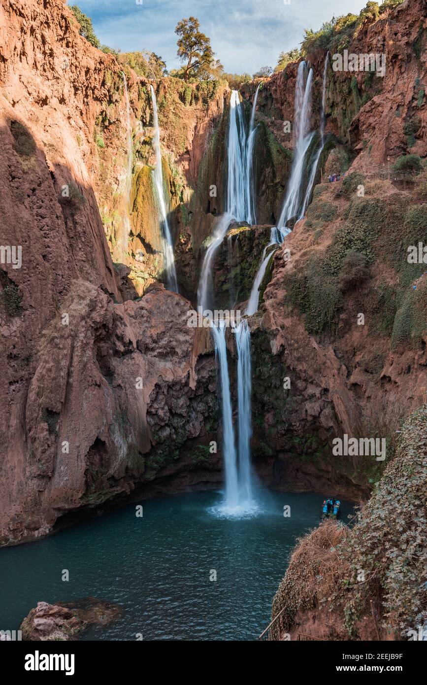 Ozoud cascade Banque de photographies et d’images à haute résolution ...