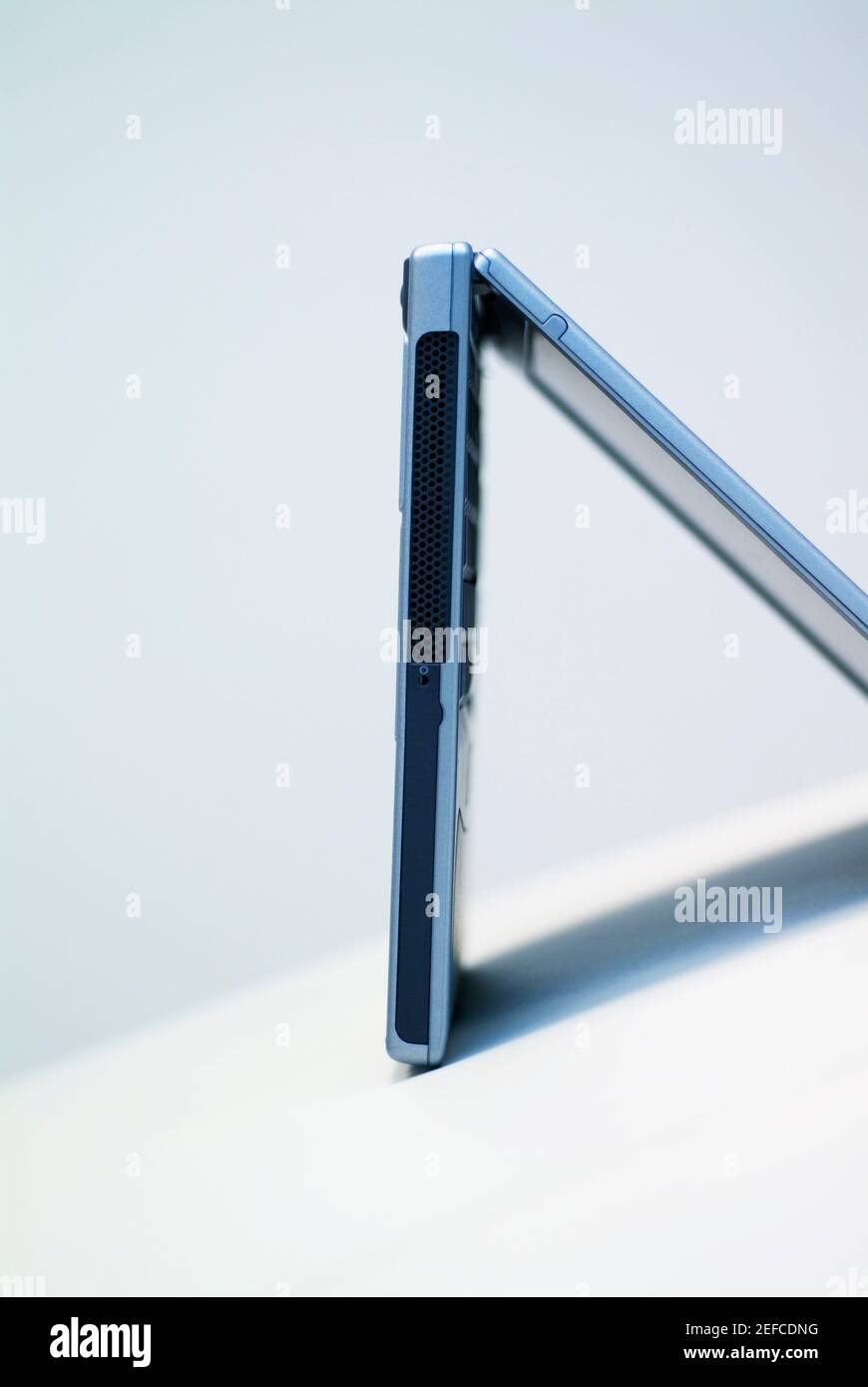 Flip up phone Banque de photographies et d’images à haute résolution ...
