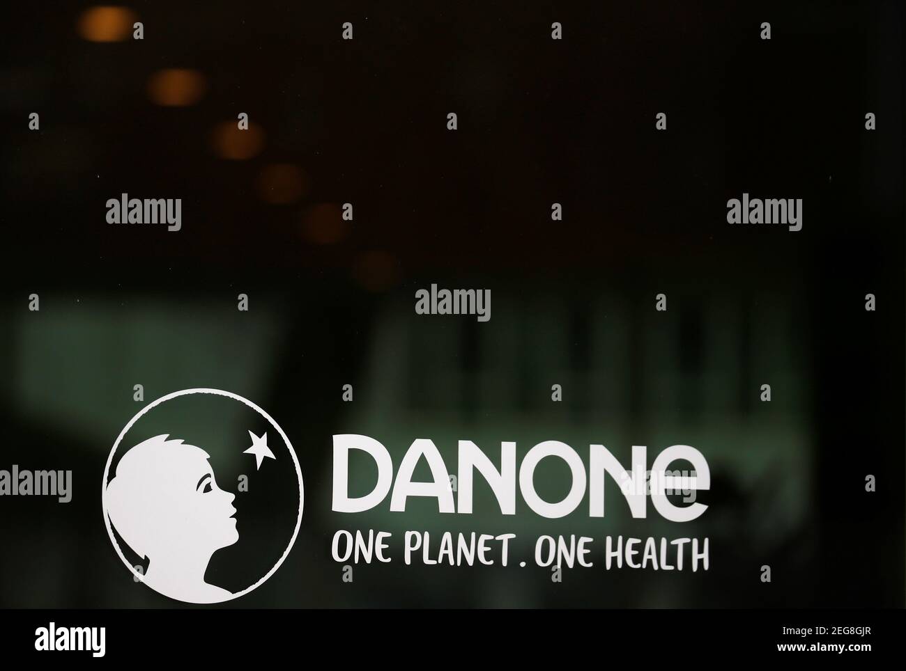 Danone Logo Banque d'image et photos - Alamy