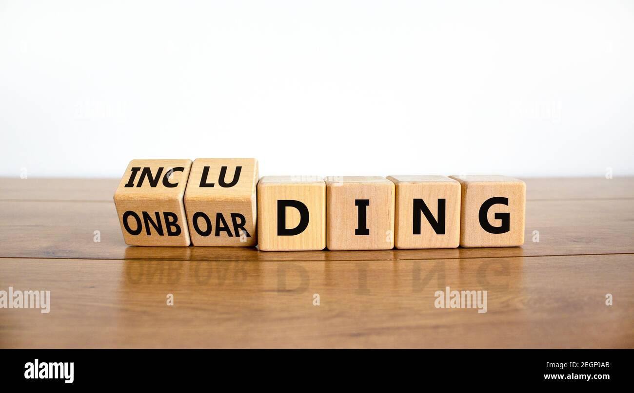 Intégration et symbole inclus. A transformé des cubes en bois et a ...