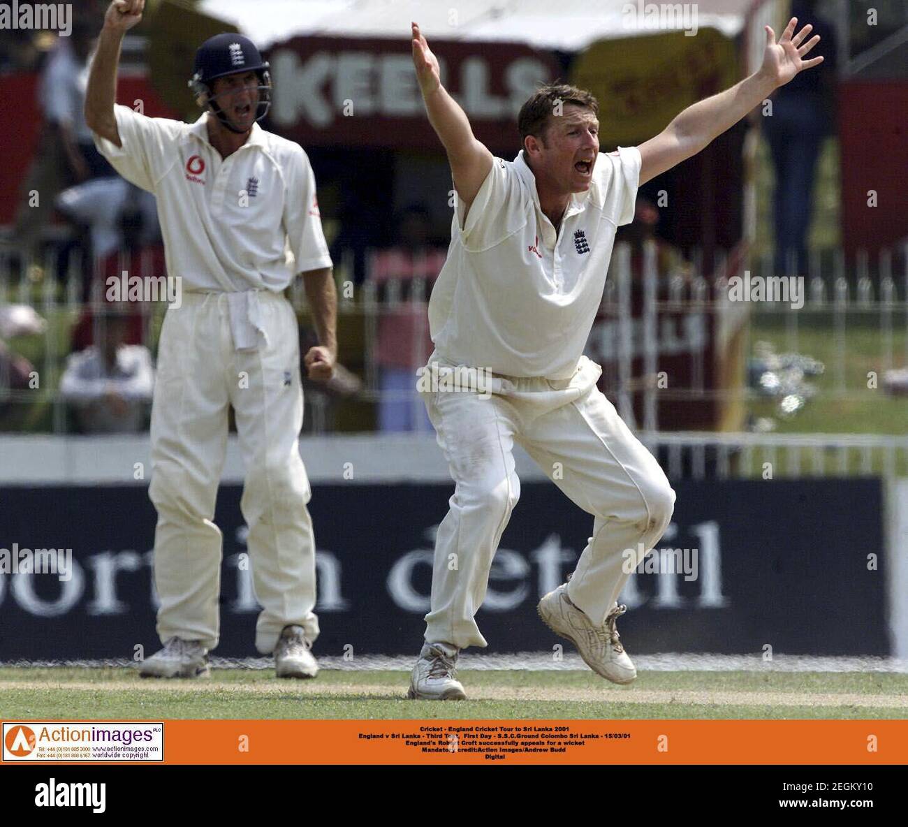 Angleterre robert croft fait appel pour un guichet Banque de ...