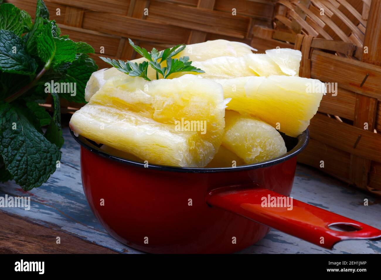 Manioc stick Banque de photographies et d’images à haute résolution - Alamy
