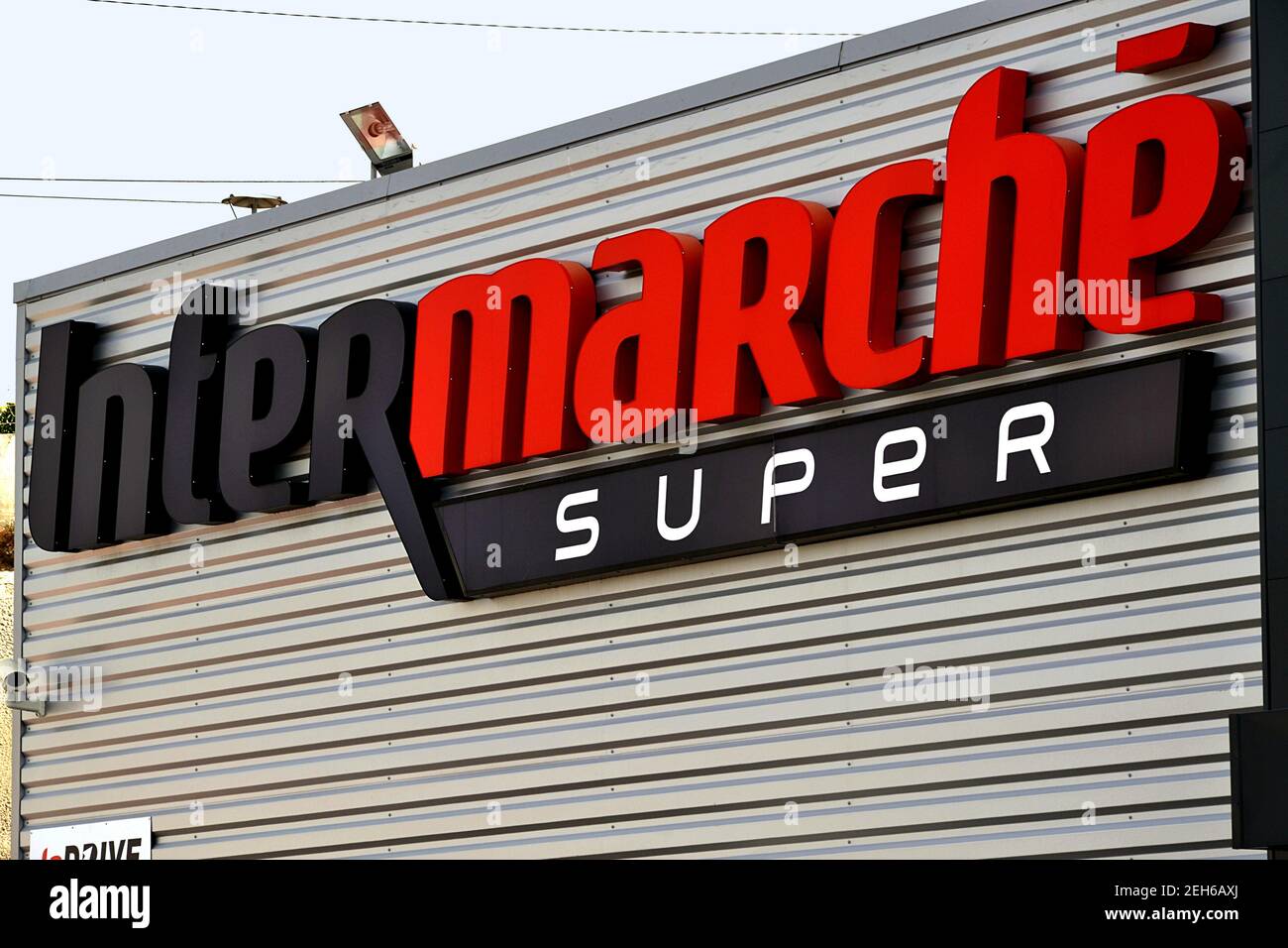 Intermarche logo Banque de photographies et d’images à haute résolution ...