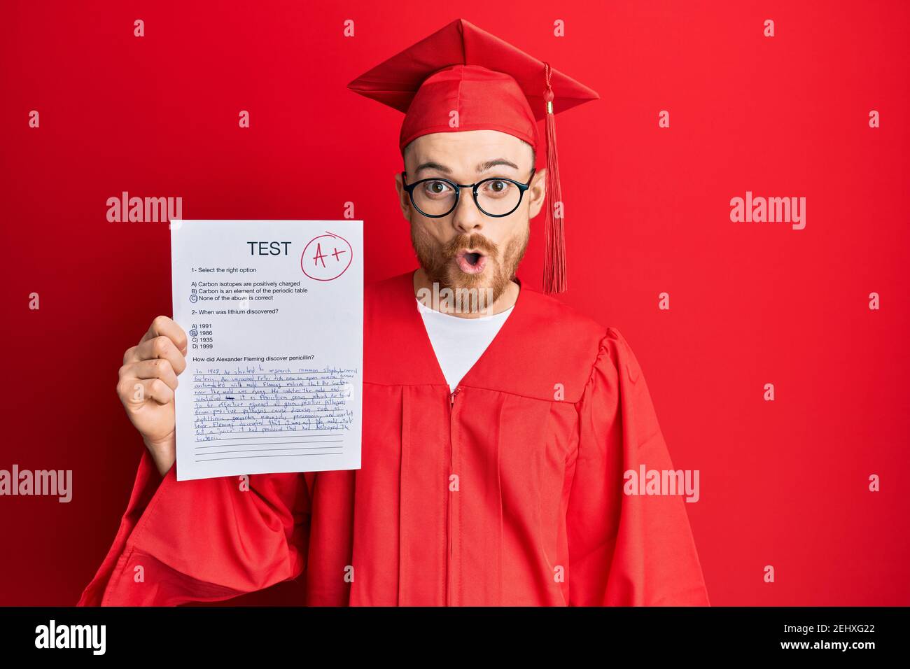 Homme apeuré passé Banque de photographies et d’images à haute ...