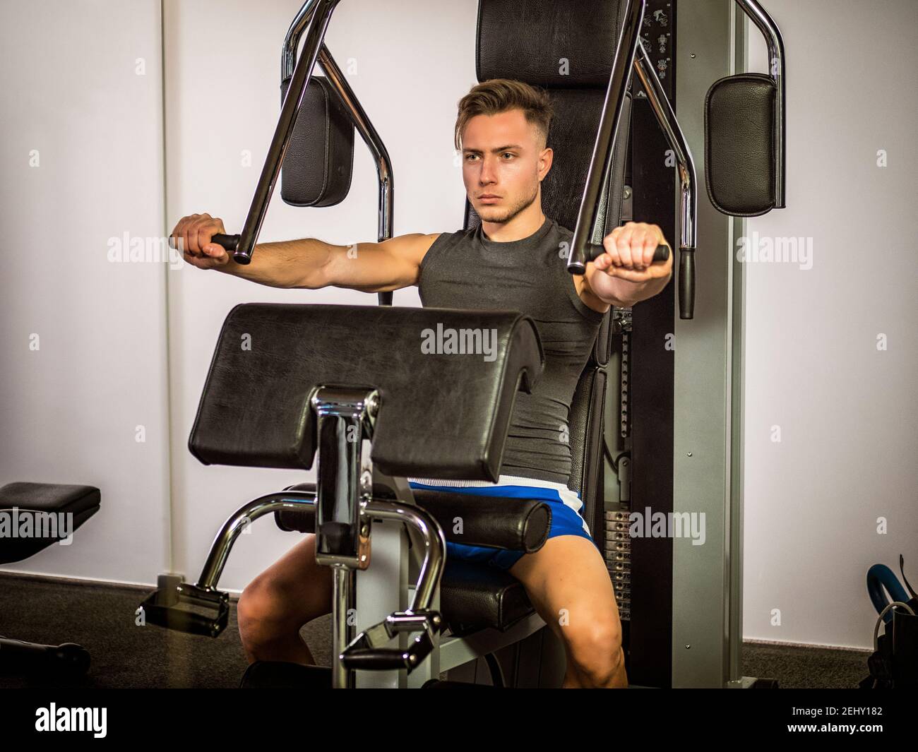 Pecs muscle Banque de photographies et d’images à haute résolution - Alamy