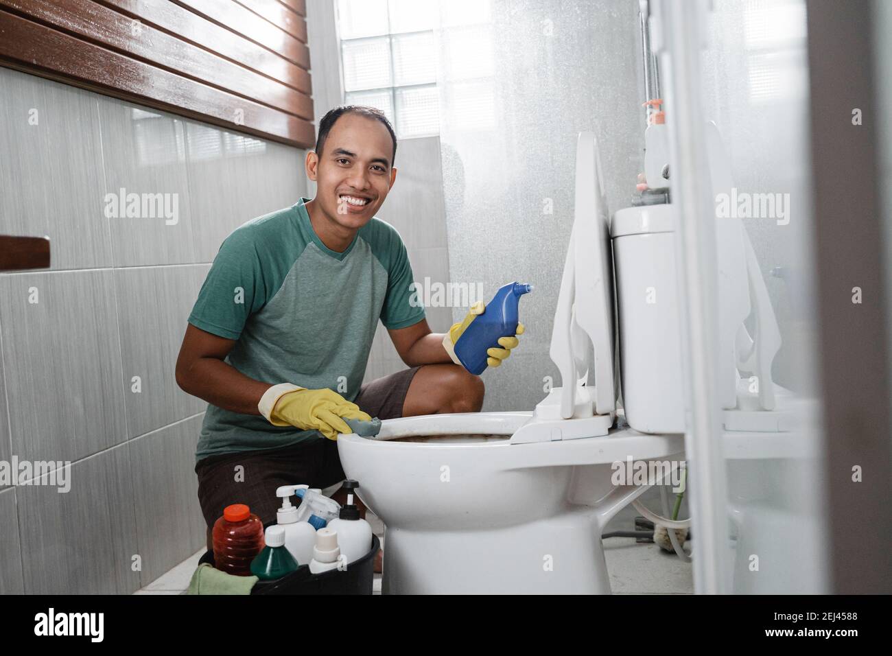 Toilettes Sales Banque d'image et photos - Page 2 - Alamy