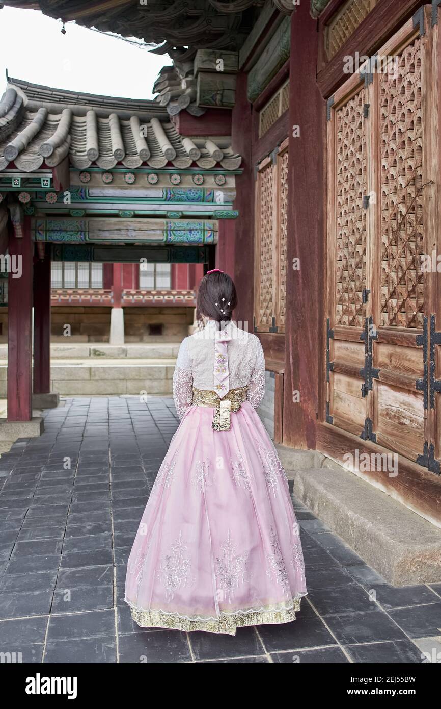 Hanbok dress Banque de photographies et d’images à haute résolution - Alamy