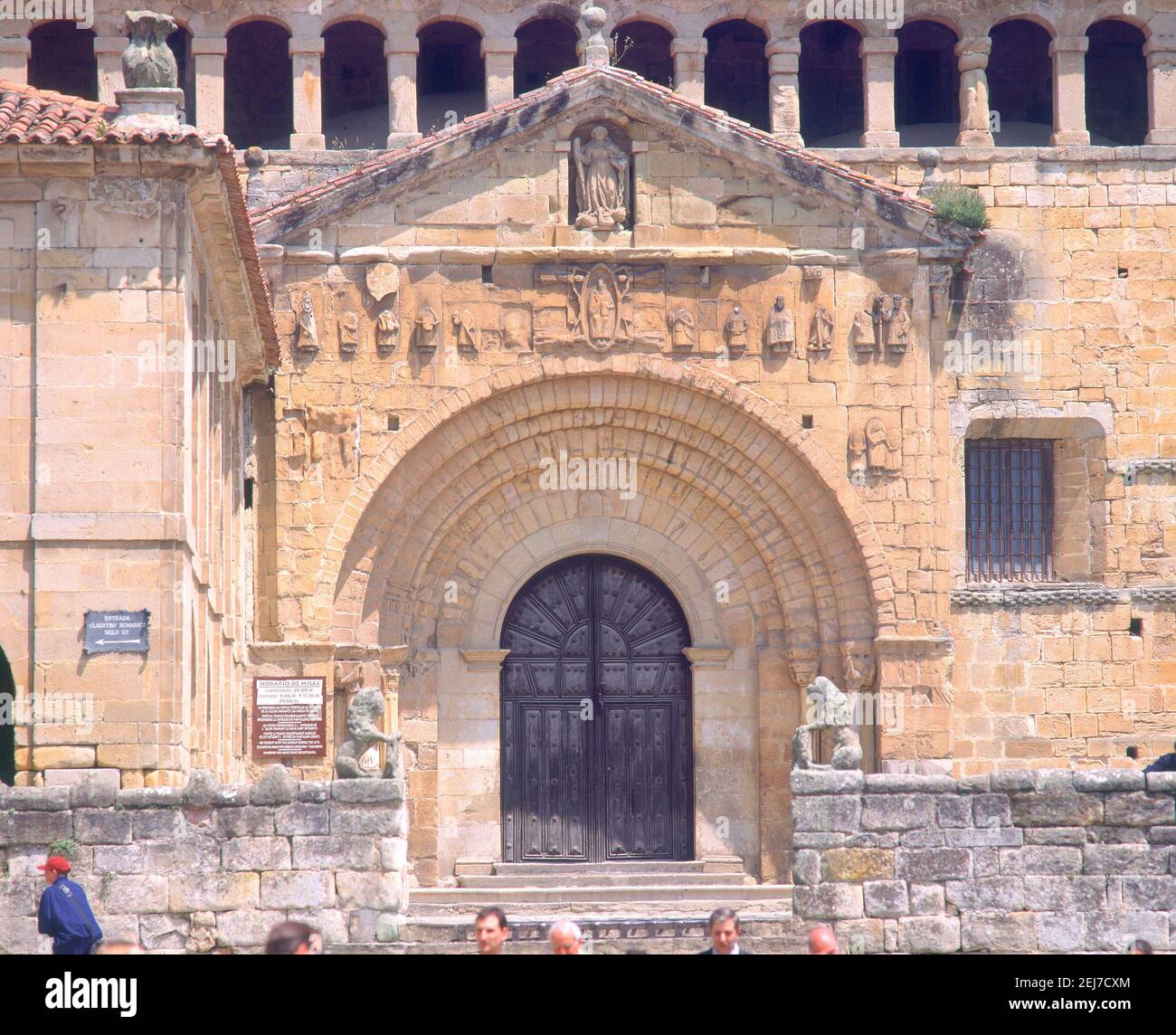 PORTADA DE LA COLEGIATA DE SANTA JULIANA - SIGLO XII - ROMANICO ESPAÑOL ...