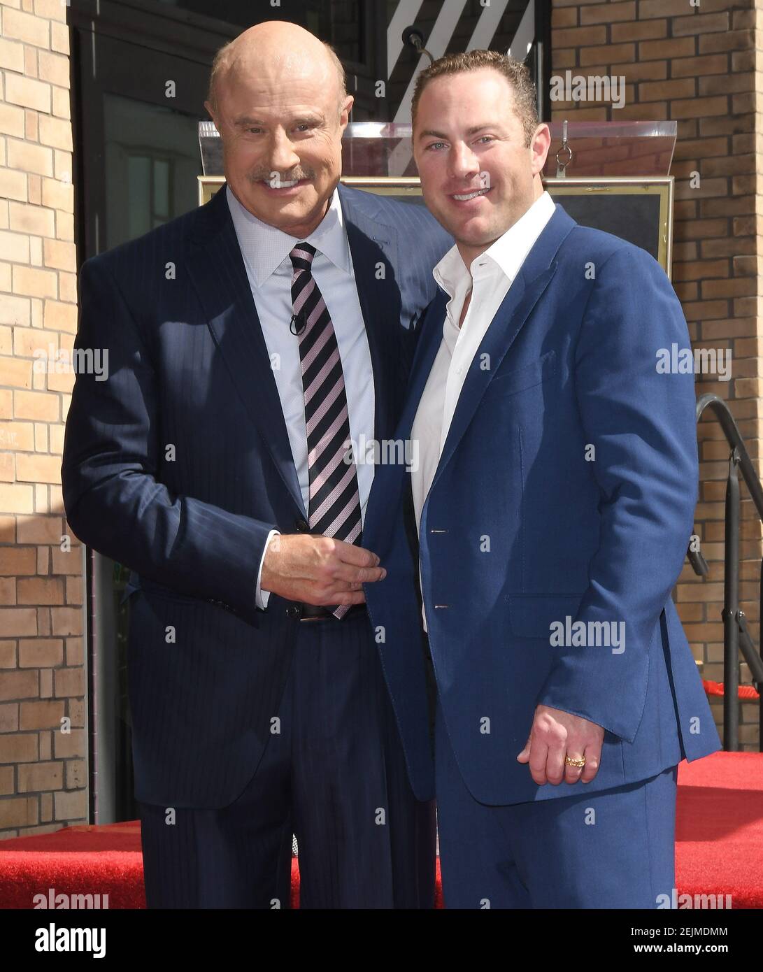 (L-R) Dr. Phil McGraw et son Jay McGraw lors de la cérémonie du Dr ...
