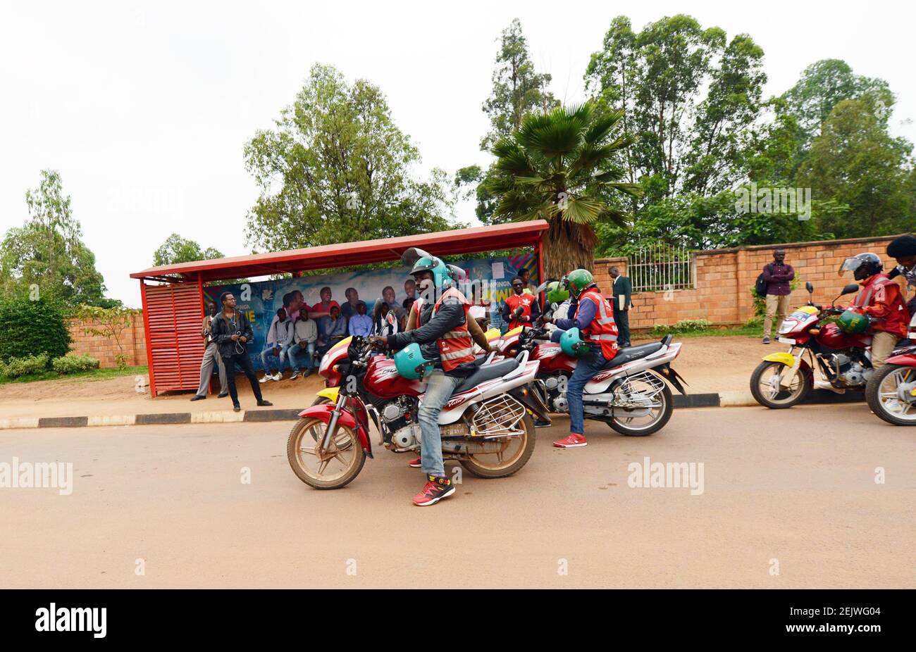 Moto taxi en afrique Banque de photographies et d’images à haute ...