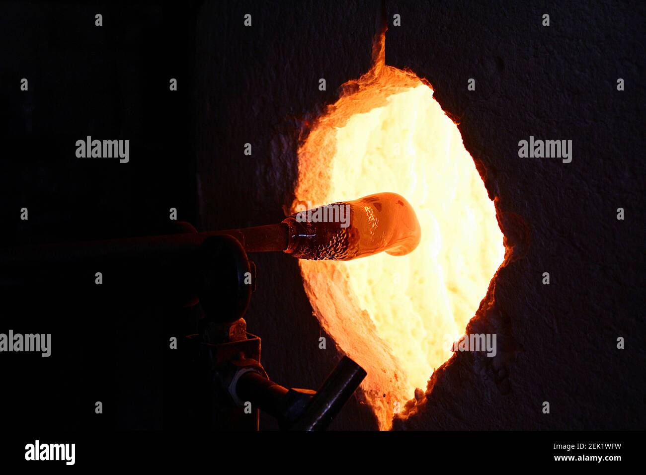 Four de fusion du verre Banque de photographies et d’images à haute ...