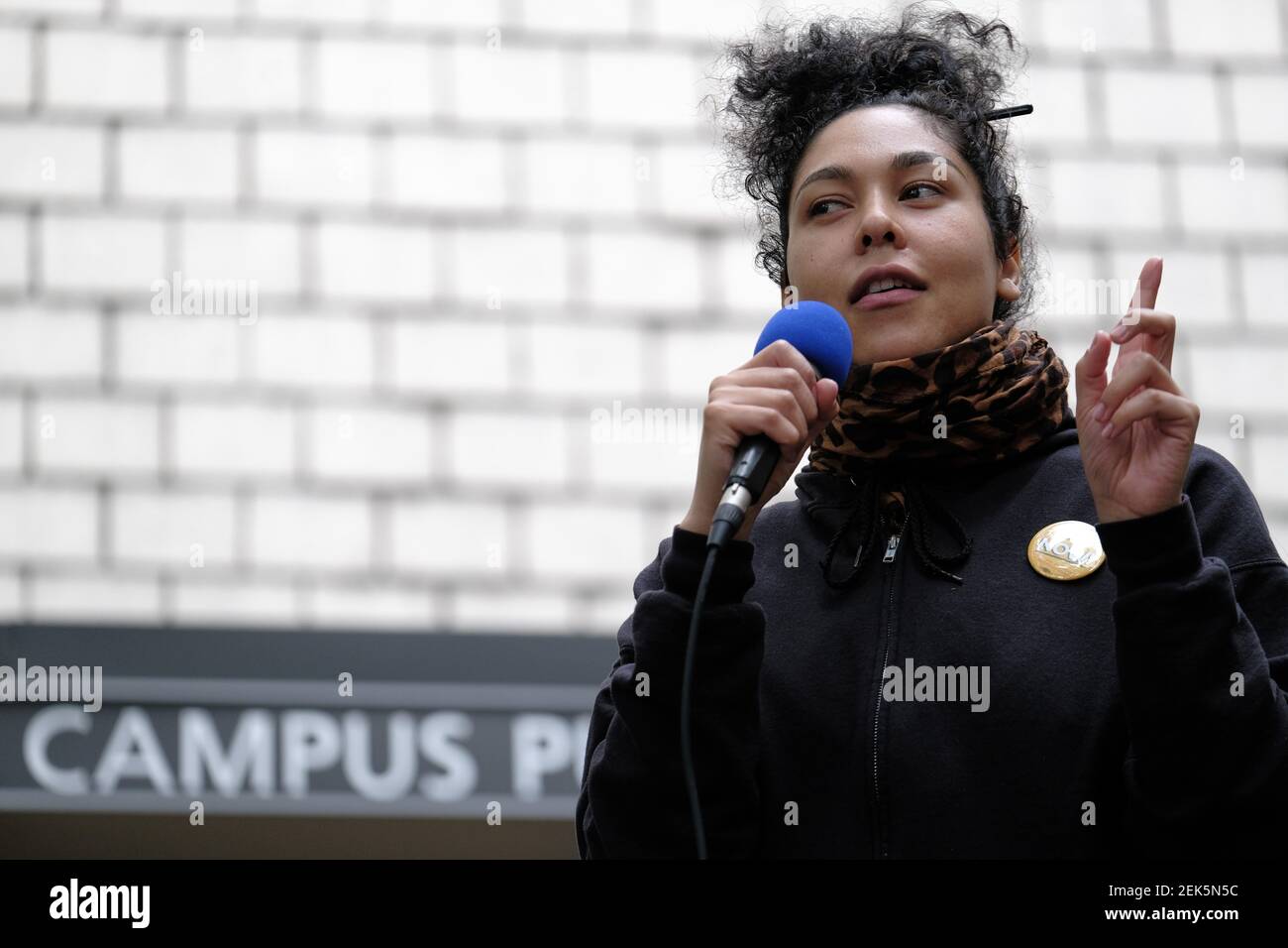 Alyssa paria of Don't Shoot Portland donne une leçon d'histoire aux ...