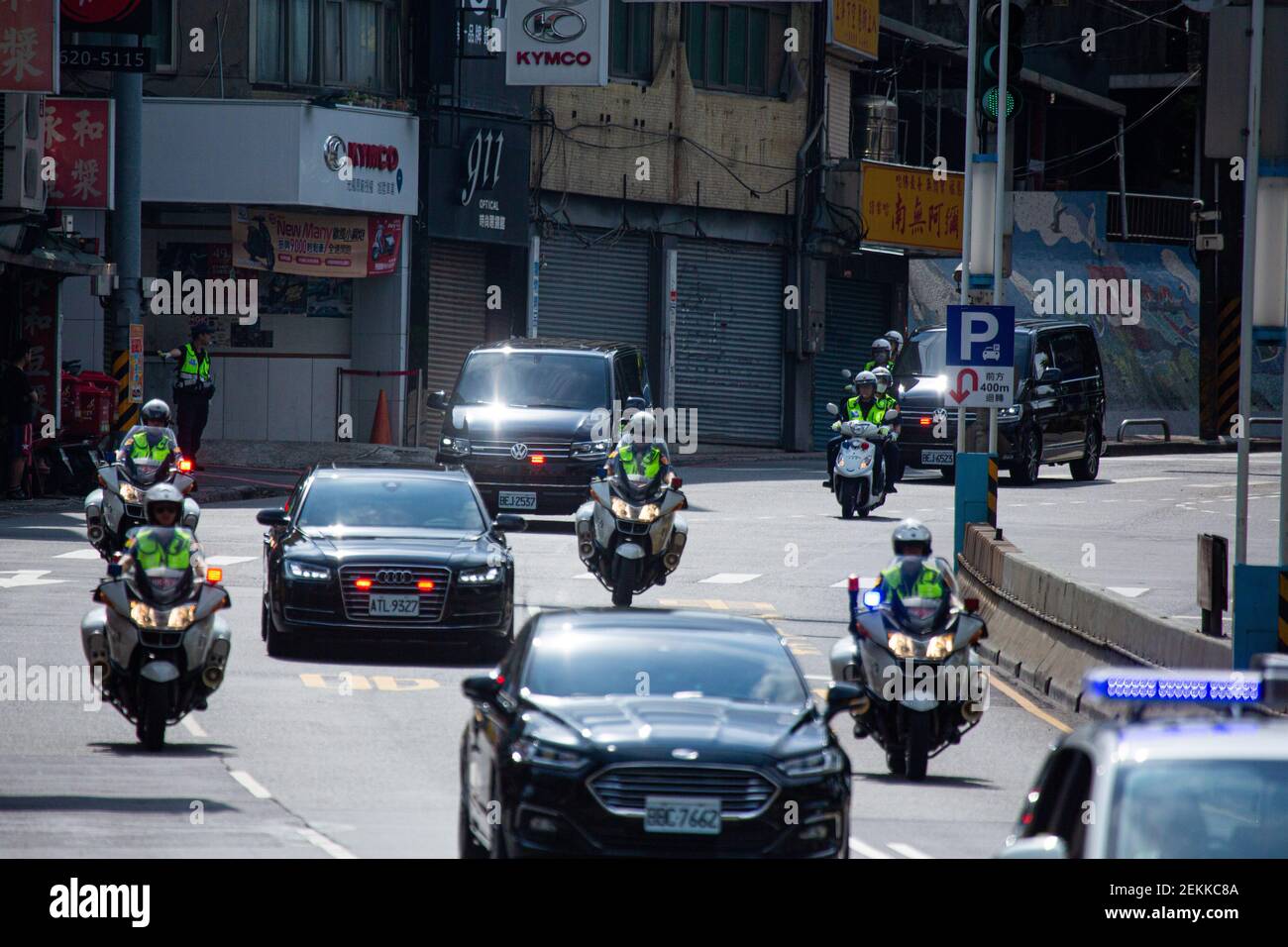 Le convoi du corbillard de Lee Teng-hui se rend au service commémoratif ...