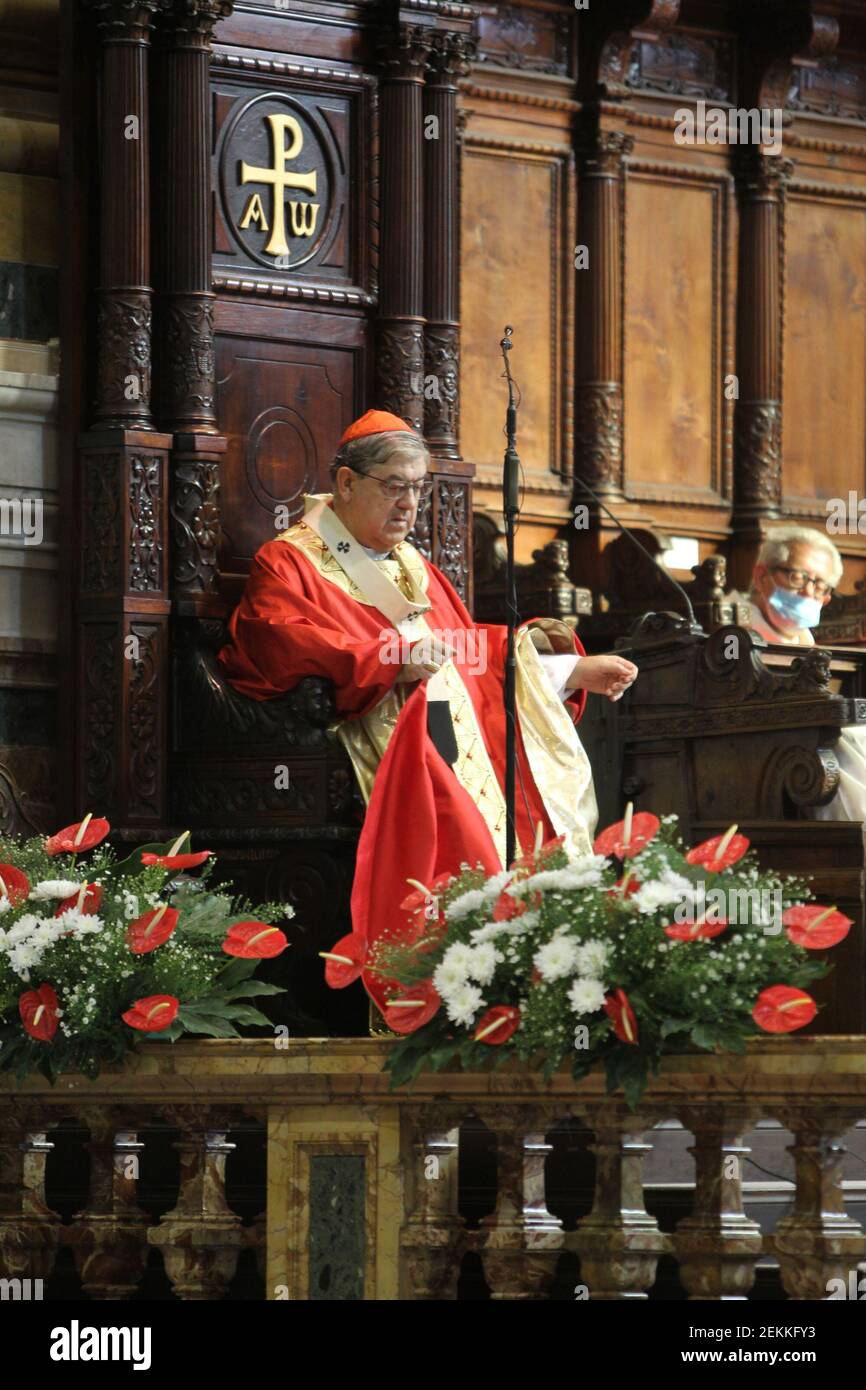 Archevêque de Naples, Cardinal Crescenzio Sepe pendant le miracle de ...