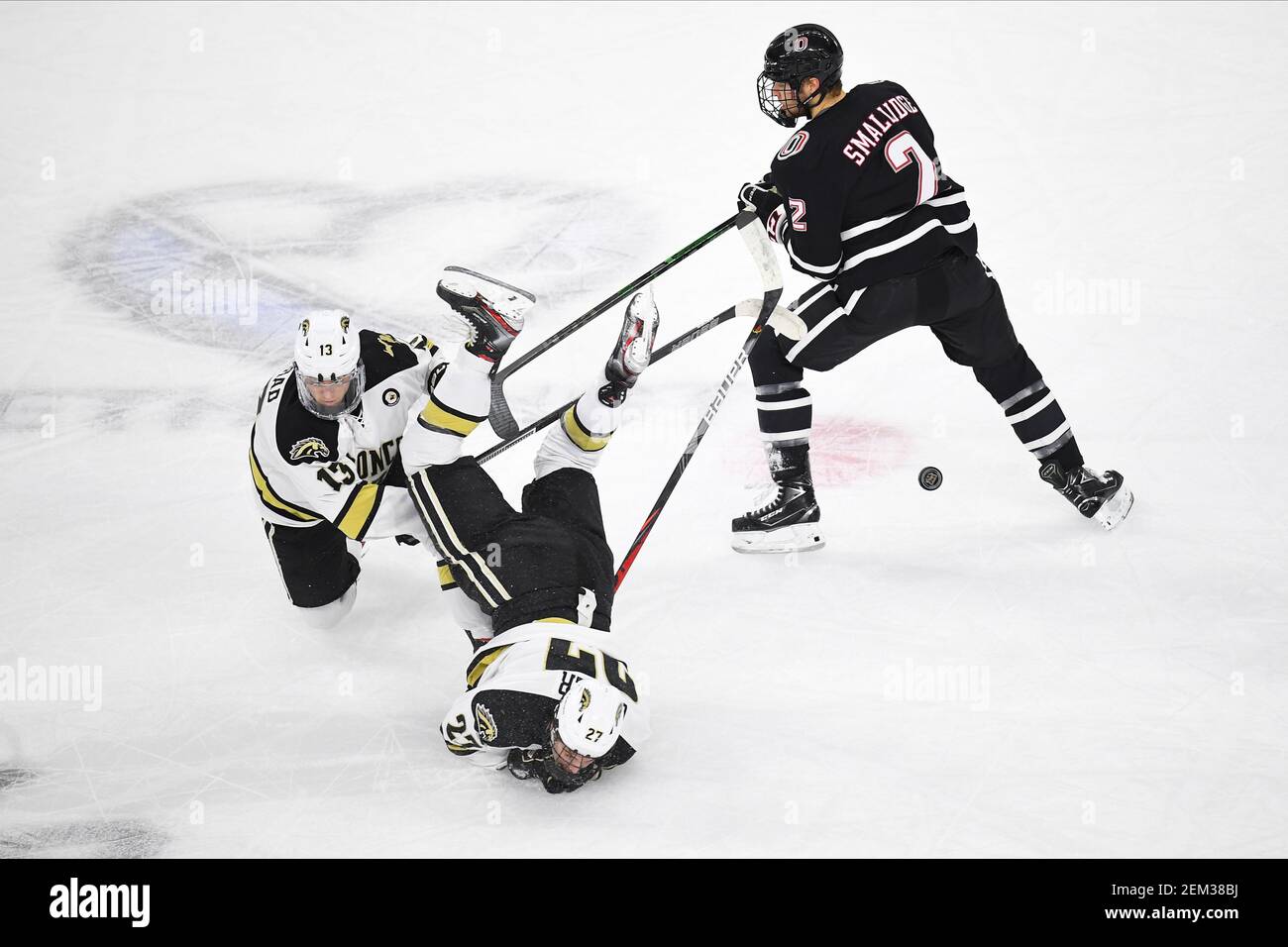 Décembre 3, 2020 Western Michigan Broncos forward Ty Glover (27) et ...