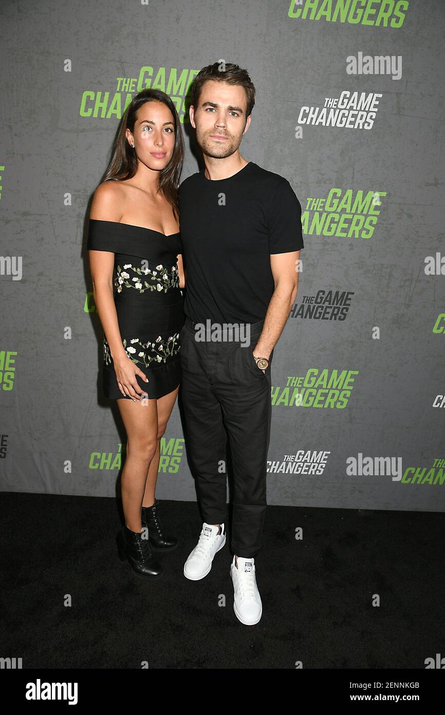 Paul Wesley et sa femme Ines de Ramon assistent à la première de New ...