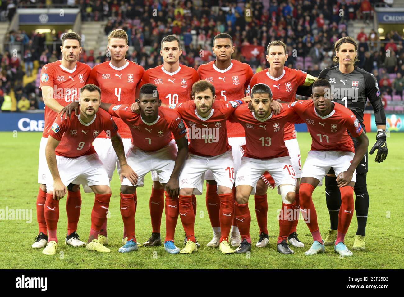 L'équipe nationale suisse de football pose une photo lors du match de l ...