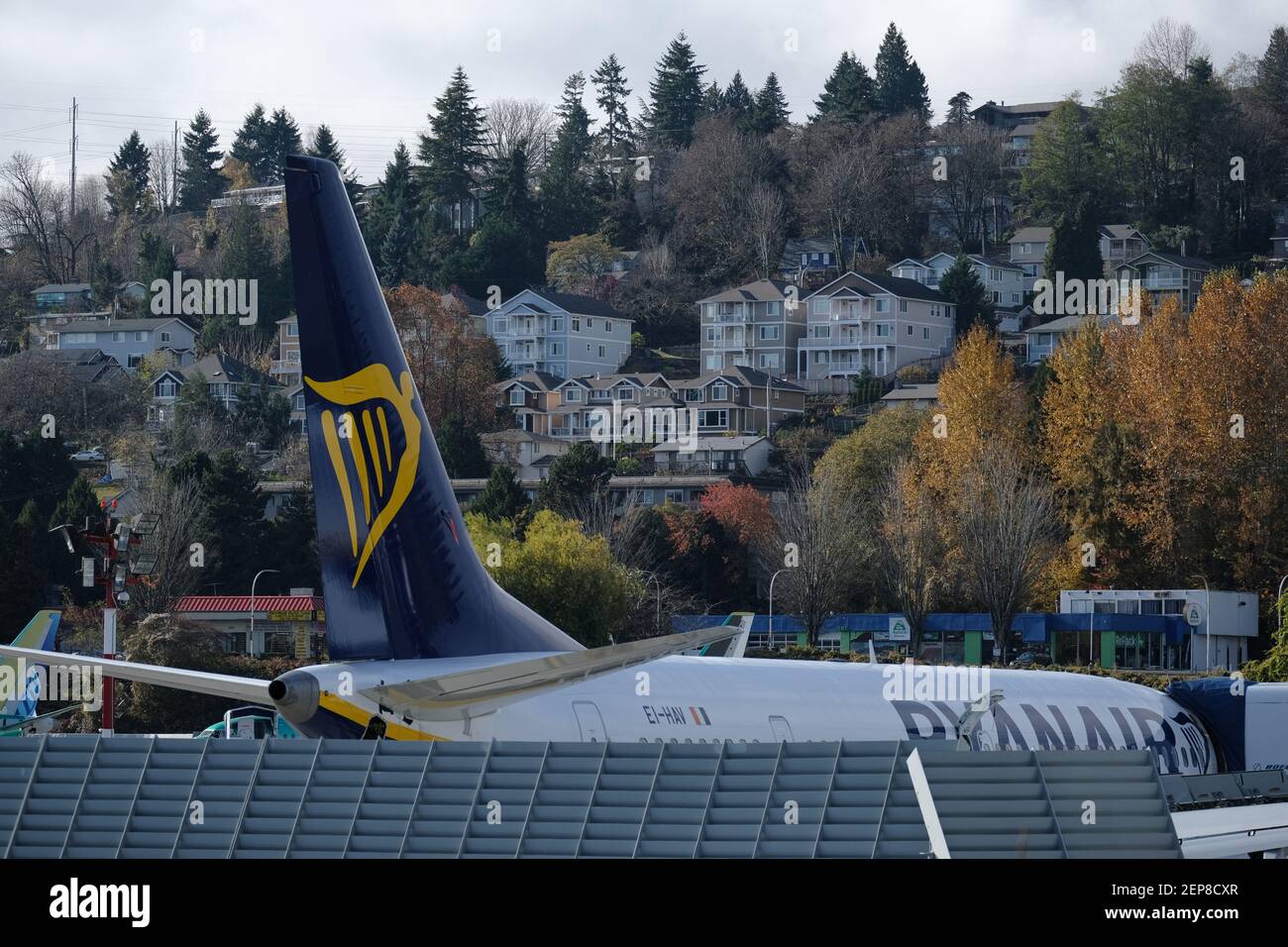 Un avion Max 737 avec Ryanair est installé sur le tarmac à l'aéroport ...