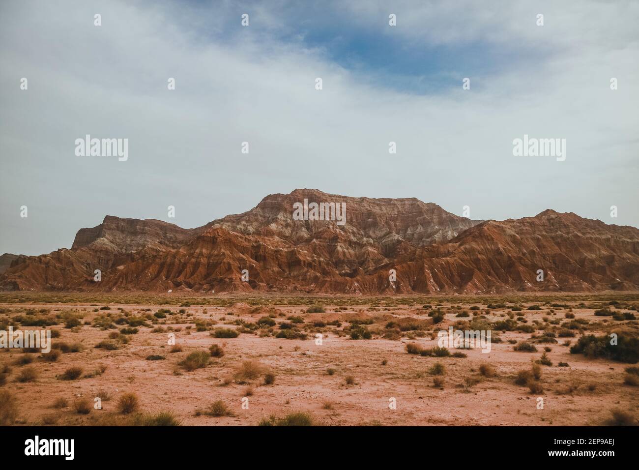 Tianshan tomur grand canyon Banque d'image et photos - Alamy