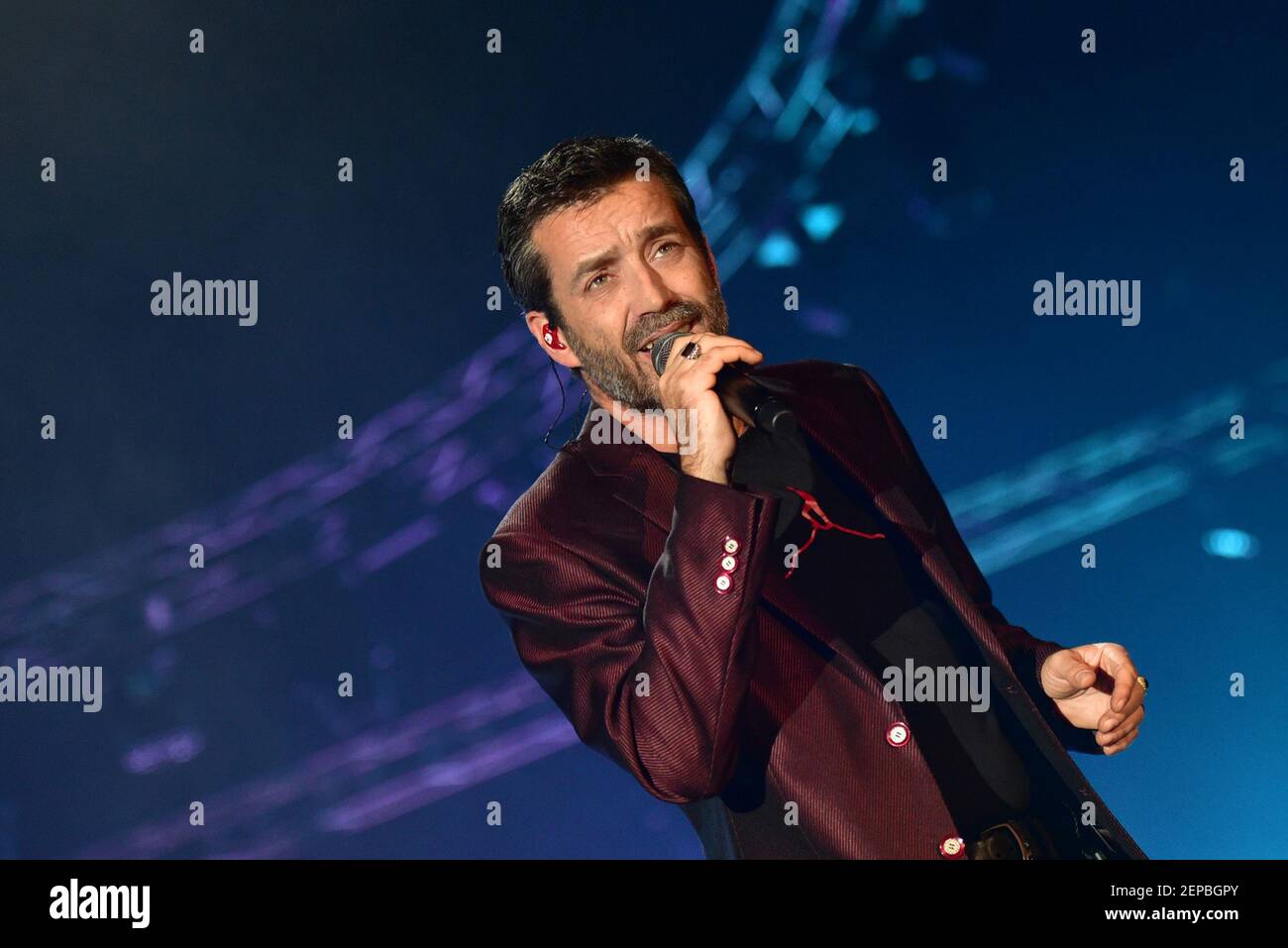 La chanteuse-compositrice et musicienne italienne Daniele Silvestri se ...