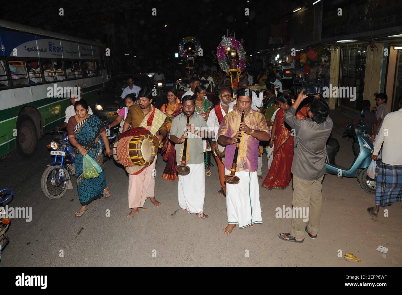 Traditional music instruments Banque de photographies et d’images à ...