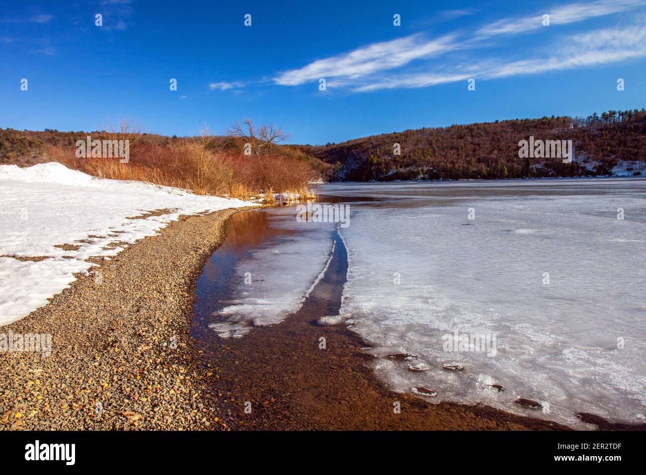 Fonte des neiges au printemps Banque de photographies et d’images à ...