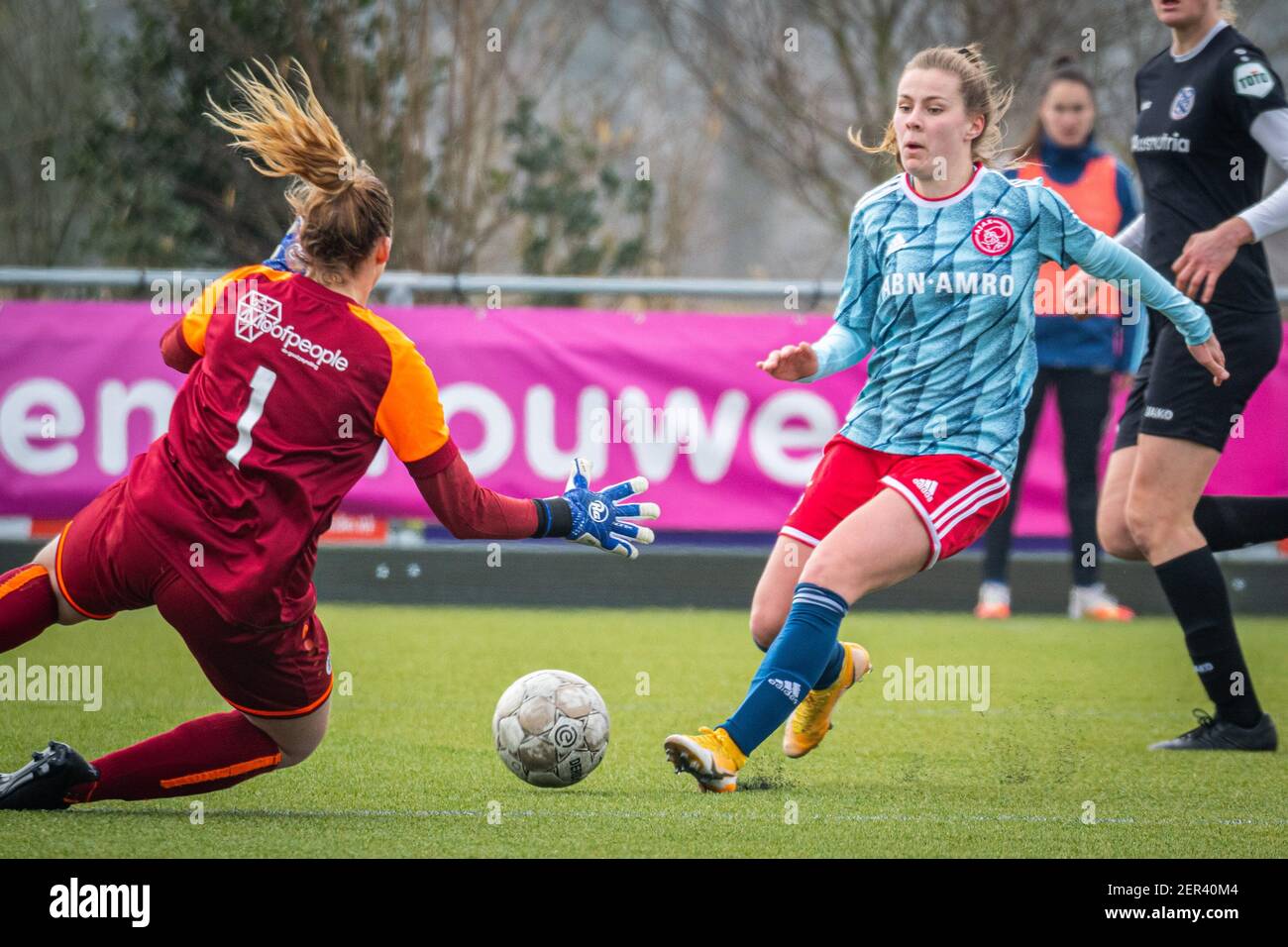 NIEUWEHORNE - 28-02-2021. Au parc sportif UDIROS de Nieuwehorne, les équipes féminines de SC ...