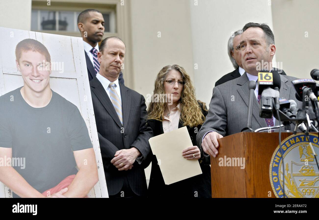 Le leader de la majorité au Sénat Jake Corman, du canton de R-Benner, s ...