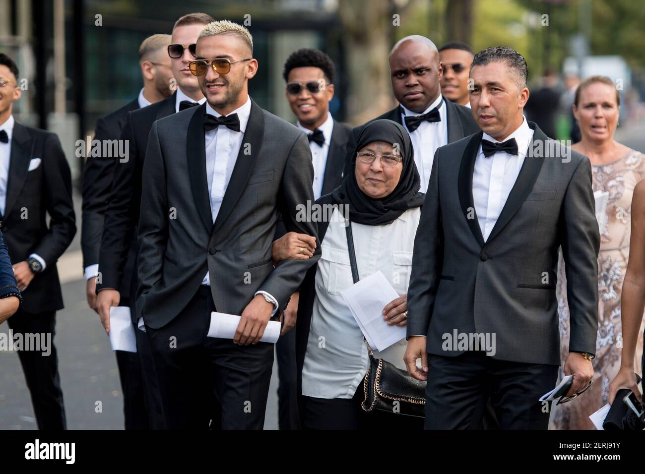 Hakim Ziyech avec sa famille pendant Gala Voetballer van het JAAR 2018 ...