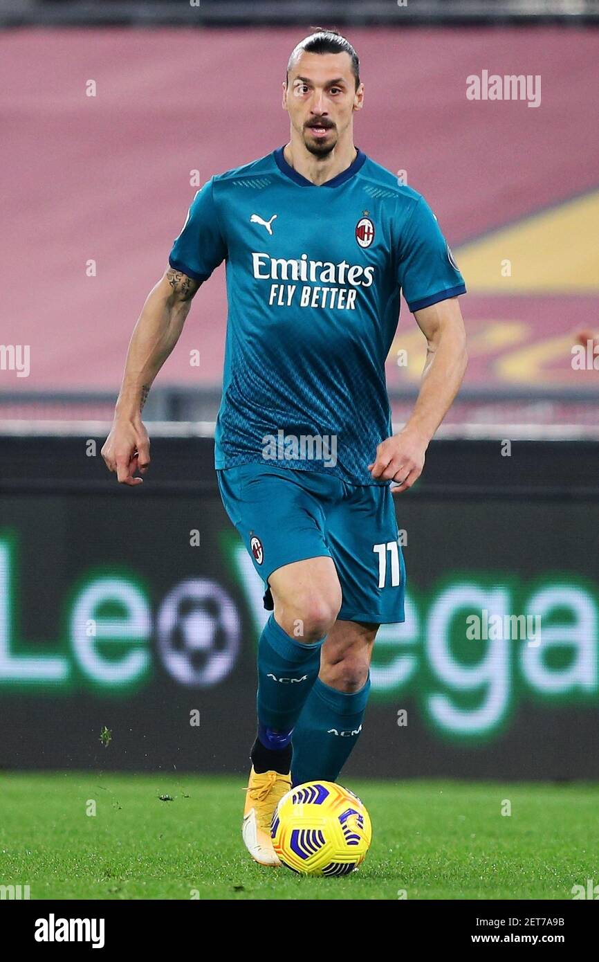 Zlatan Ibrahimovic de Milan en action pendant le championnat italien ...