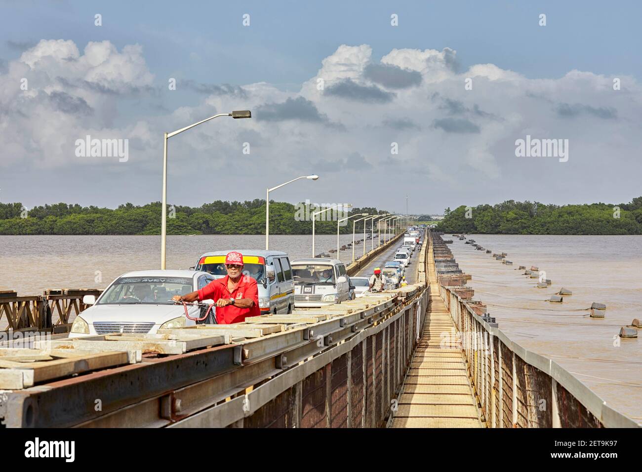 Pont du port de demerara Banque de photographies et d’images à haute ...