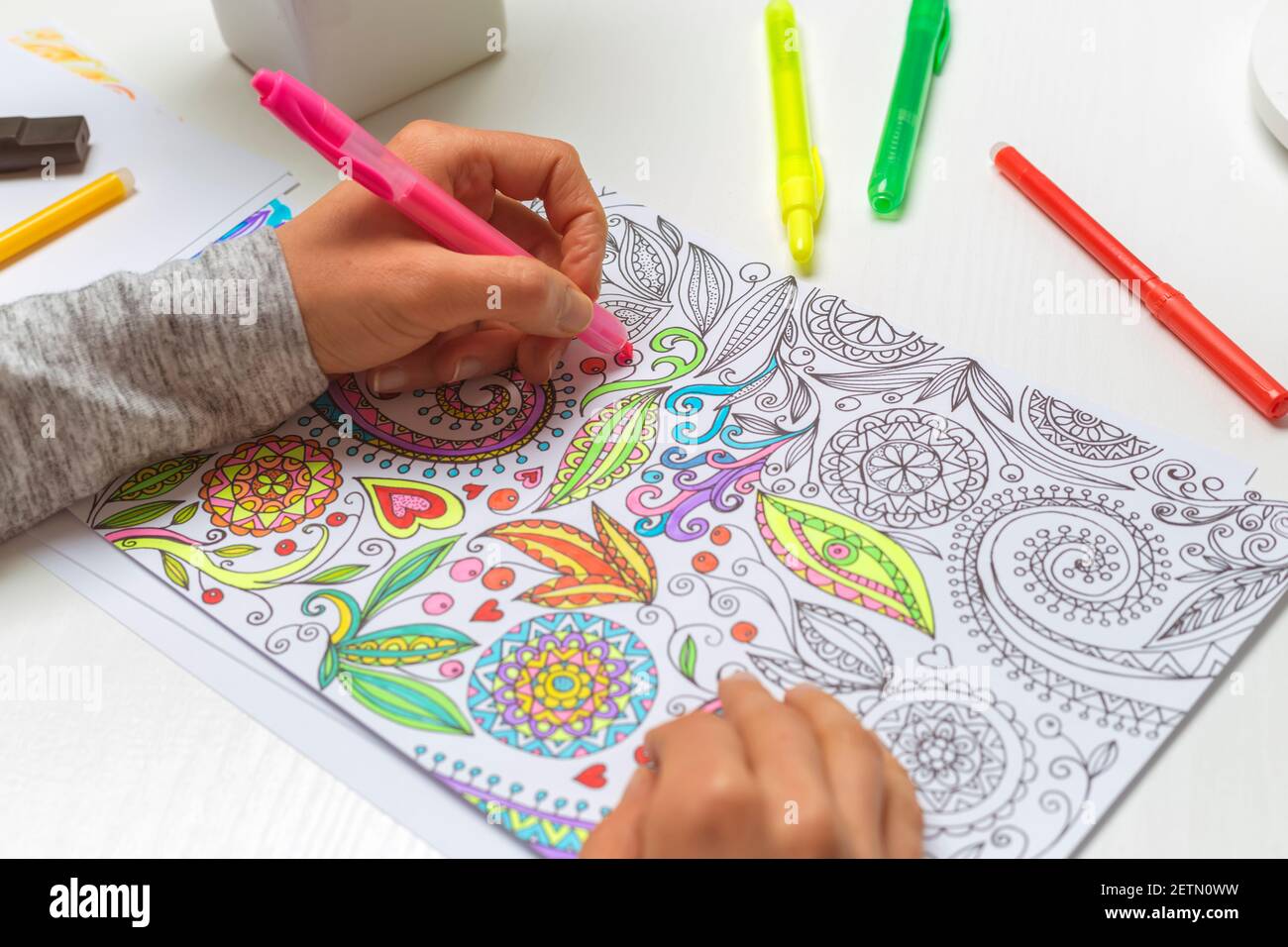 Livre de coloriage pour adultes. Dessiner comme un passe-temps ...