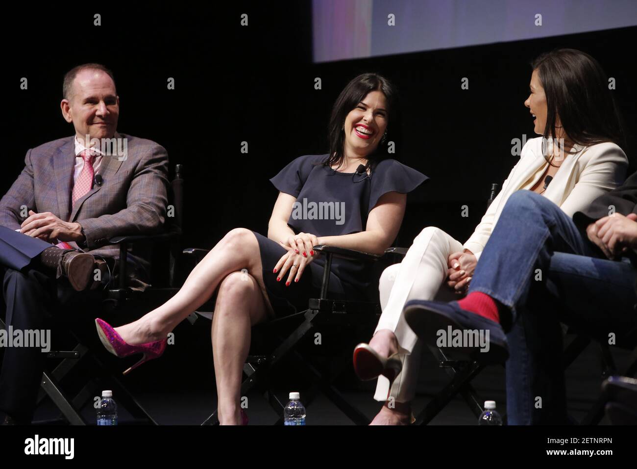 NEW YORK - AVRIL 18 : Tim Minear, Alexis Martin Woodall, Catherine Zeta ...
